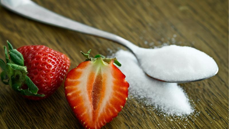 12 Side Effects of Sugar on Your Body, Sugar Overload Effects